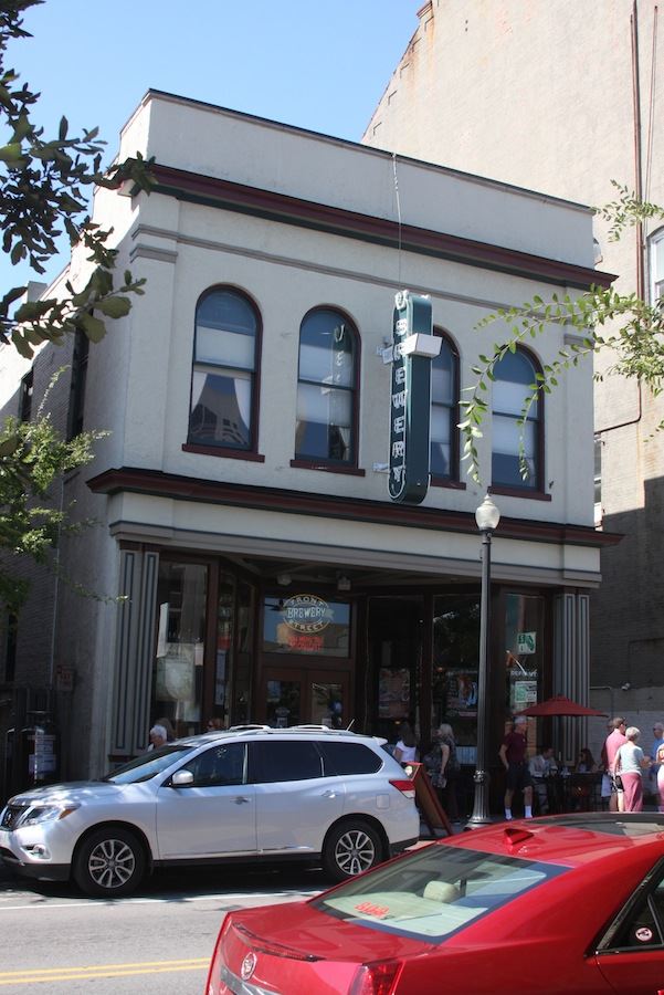 Locations Hub - Front Street Brewery