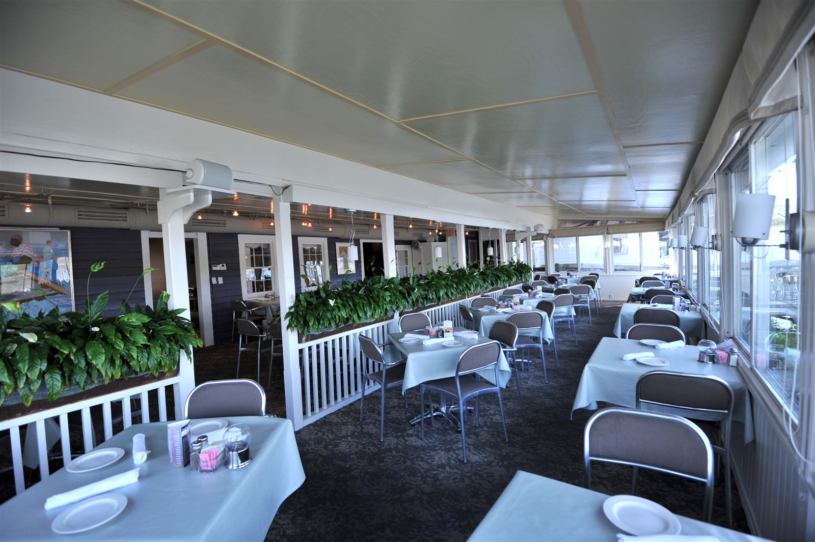 Locations Hub - Pilot House Restaurant, The